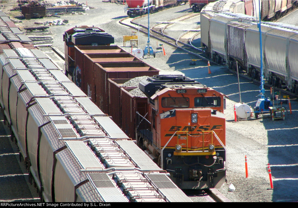 BNSF 8412 Work Train at Delta